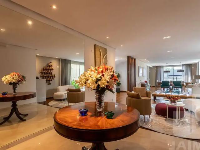Casa / Sobrado para Venda em São Paulo/SP Pacaembu 3 Quartos