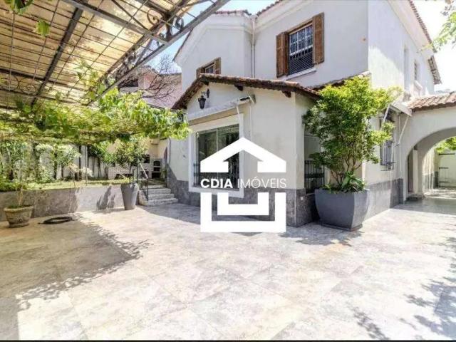 Casa / Sobrado para Venda em São Paulo/SP Pacaembu 3 Quartos