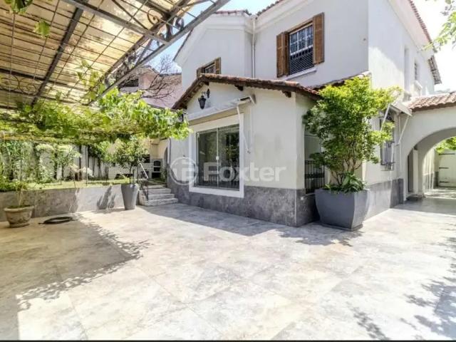 Casa / Sobrado para Venda em São Paulo/SP Pacaembu 3 Quartos