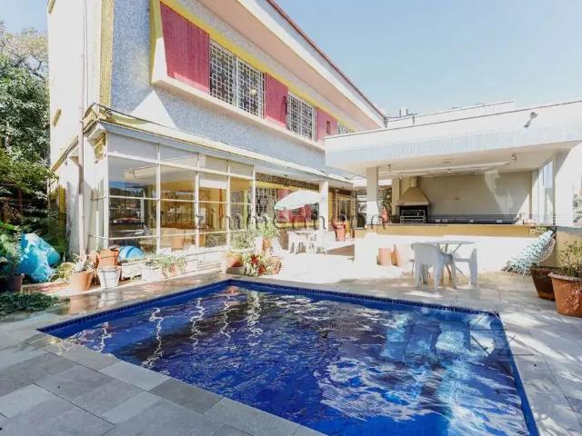 Casa / Sobrado para Venda em São Paulo/SP Pacaembu 3 Quartos