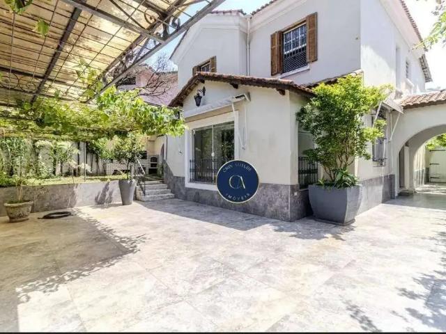 Casa / Sobrado para Venda em São Paulo/SP Pacaembu 3 Quartos