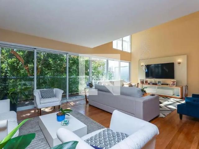 Casa / Sobrado para Venda em São Paulo/SP Real Parque 4 Quartos