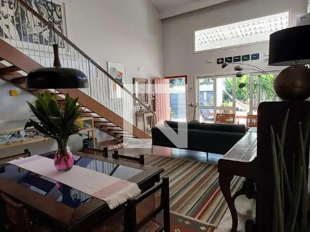 Casa / Sobrado para Venda em São Paulo/SP Real Parque 4 Quartos