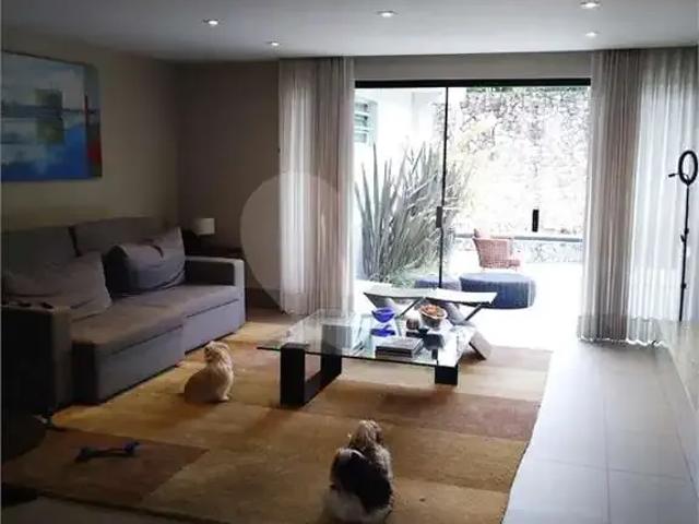 Casa / Sobrado para Venda em São Paulo/SP Real Parque 4 Quartos