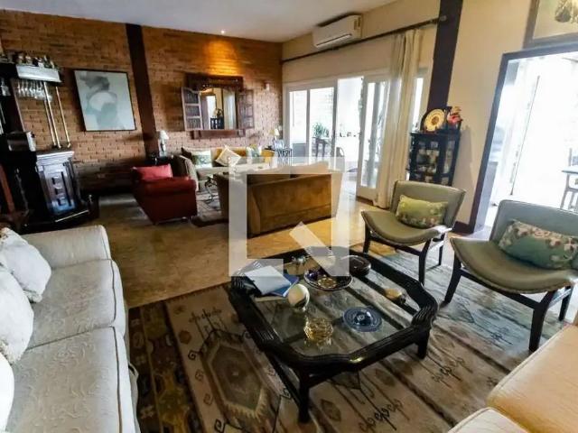 Casa / Sobrado para Venda em São Paulo/SP Real Parque 4 Quartos