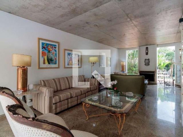 Casa / Sobrado para Venda em São Paulo/SP Real Parque 4 Quartos
