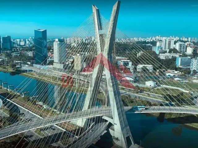 Casa / Sobrado para Venda em São Paulo/SP Real Parque 4 Quartos
