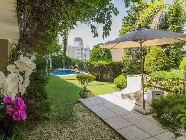 Casa / Sobrado para Venda em São Paulo/SP Real Parque 3 Quartos