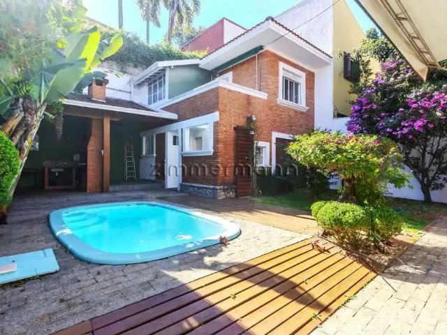 Casa / Sobrado para Venda em São Paulo/SP Sumaré 4 Quartos