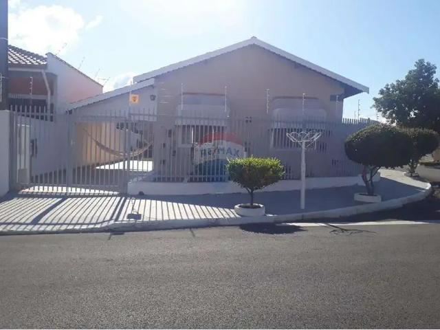 Casa / Sobrado para Venda em São Pedro/SP Centro 3 Quartos