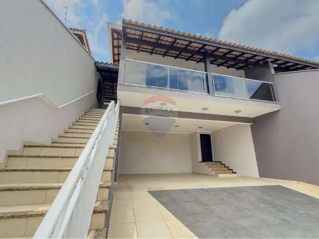 Casa / Sobrado para Venda em São Roque/SP Taboão 4 Quartos