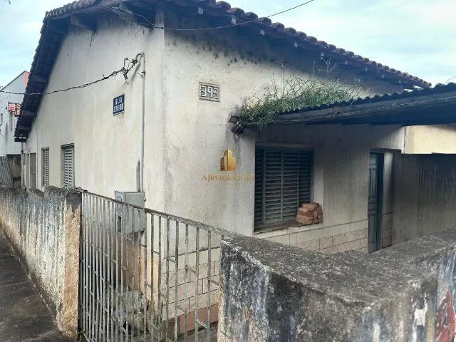 Casa / Sobrado para Venda em São Roque/SP Centro 3 Quartos