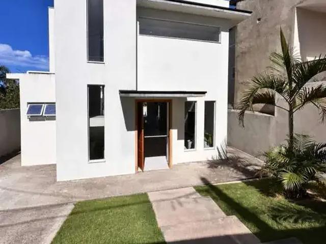Casa / Sobrado para Venda em São Roque/SP Centro Canguera 3 Quartos