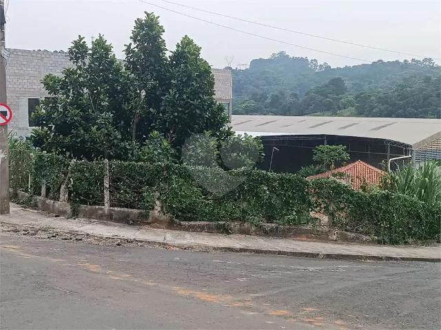 Casa / Sobrado para Venda em São Roque/SP Durando Mumare Mailasqui 2 Quartos