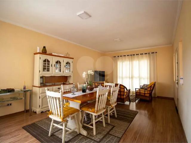 Casa / Sobrado para Venda em São Roque/SP Jardim São José 3 Quartos