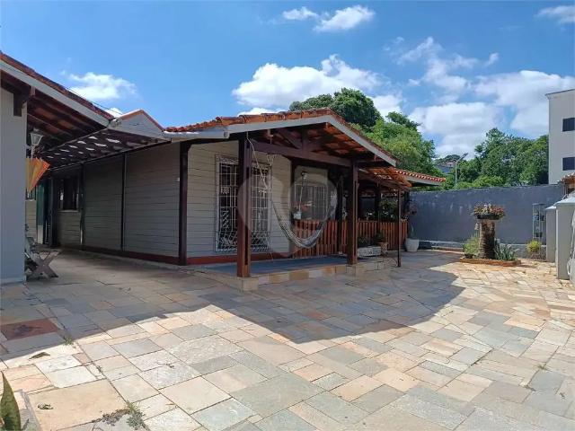 Casa / Sobrado para Venda em São Roque/SP Jardim Villaça 5 Quartos