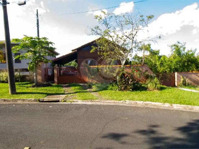 Casa / Sobrado para Venda em São Roque/SP Jardim Villaça 3 Quartos