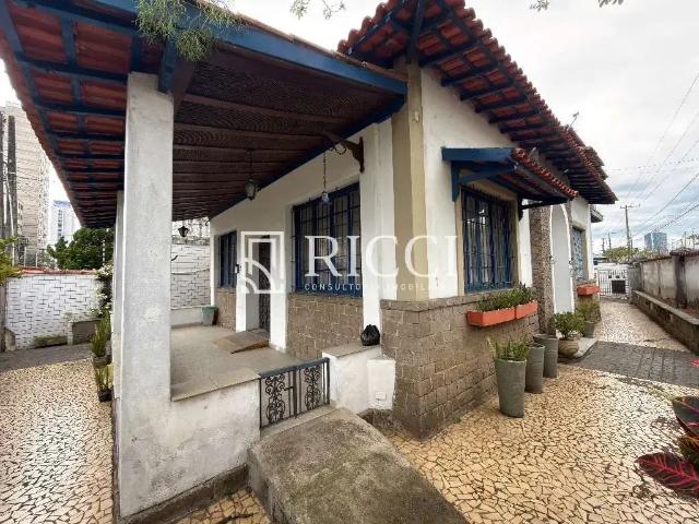 Casa / Sobrado para Venda em São Vicente/SP Centro 4 Quartos