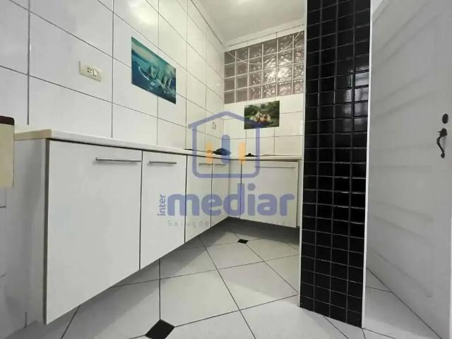 Casa / Sobrado para Venda em São Vicente/SP Centro 4 Quartos