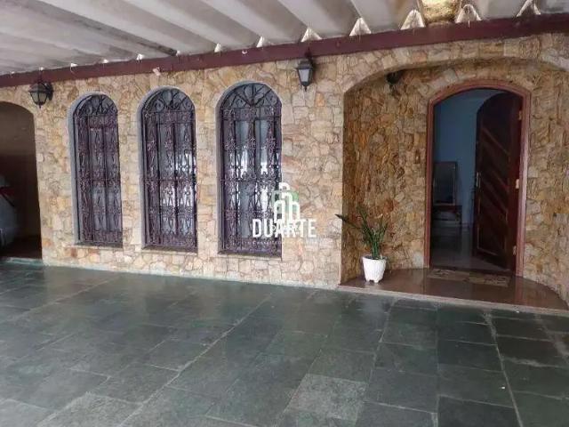Casa / Sobrado para Venda em São Vicente/SP Centro 3 Quartos