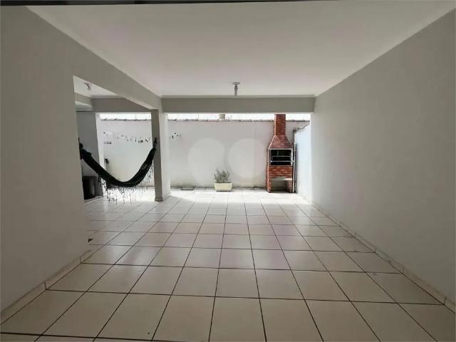 Casa / Sobrado para Venda em São Vicente/SP Centro 3 Quartos