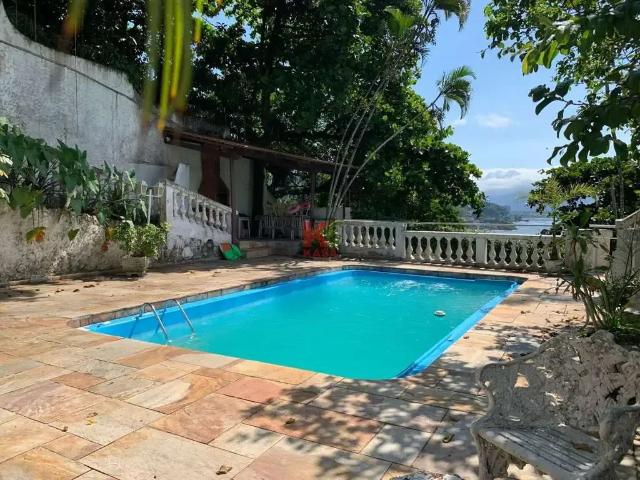Casa / Sobrado para Venda em São Vicente/SP Ilha Porchat 5 Quartos