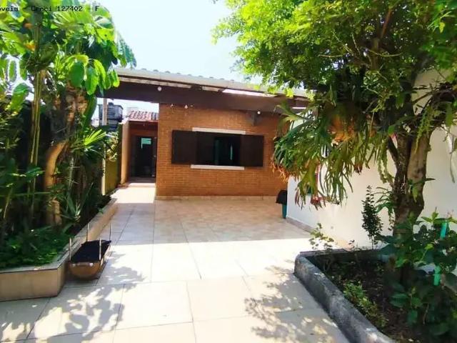 Casa / Sobrado para Venda em São Vicente/SP Parque Bitaru 3 Quartos
