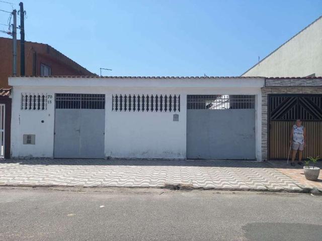 Casa / Sobrado para Venda em São Vicente/SP Parque Continental 3 Quartos