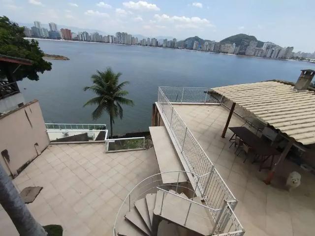 Casa / Sobrado para Venda em São Vicente/SP Parque Prainha 3 Quartos