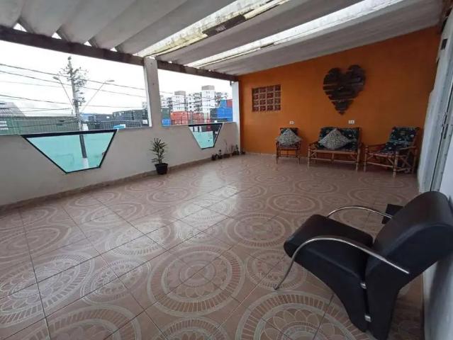 Casa / Sobrado para Venda em São Vicente/SP Parque São Vicente 6 Quartos