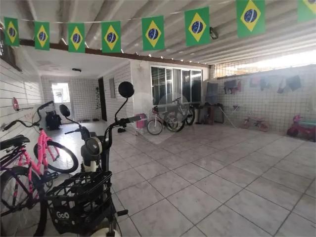 Casa / Sobrado para Venda em São Vicente/SP Vila São Jorge 3 Quartos