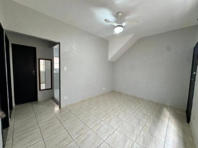 Casa / Sobrado para Venda em São Vicente/SP Vila Voturua 2 Quartos