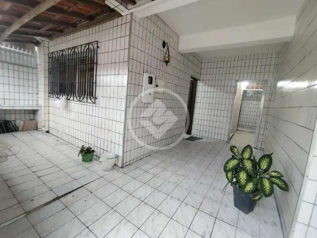 Casa / Sobrado para Venda em São Vicente/SP Vila Voturua 2 Quartos