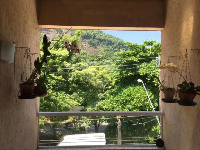 Casa / Sobrado para Venda em São Vicente/SP Vila Voturua 3 Quartos
