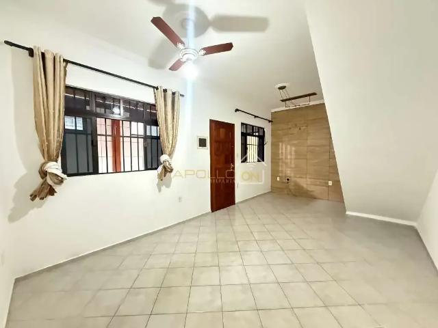 Casa / Sobrado para Venda em São Vicente/SP Vila Voturua 3 Quartos