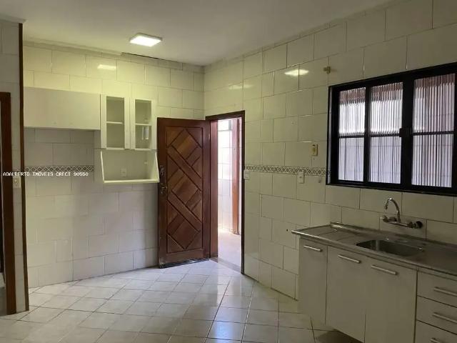 Casa / Sobrado para Venda em São Vicente/SP Vila Voturua 3 Quartos