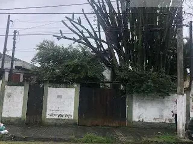 Casa / Sobrado para Venda em São Vicente/SP Vila Voturua 3 Quartos