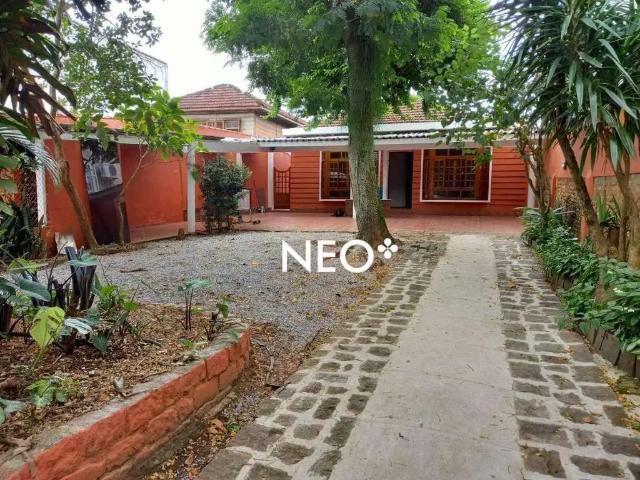 Casa / Sobrado para Venda em São Vicente/SP Vila Voturua 3 Quartos