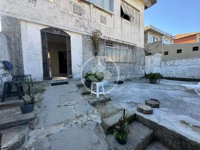 Casa / Sobrado para Venda em São Vicente/SP Vila Valença 4 Quartos
