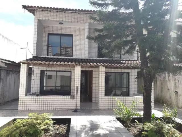Casa / Sobrado para Venda em São Vicente/SP Vila Valença 4 Quartos