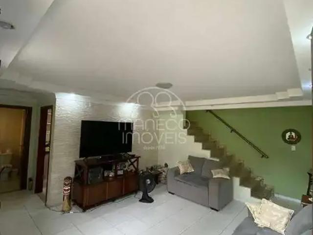 Casa / Sobrado para Venda em São Vicente/SP Vila Valença 3 Quartos