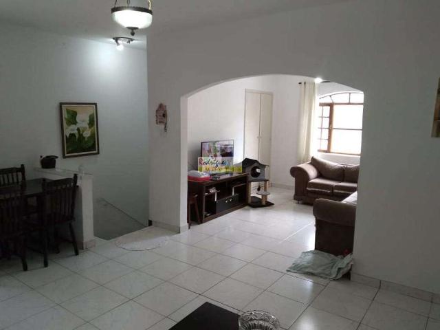 Casa / Sobrado para Venda em São Vicente/SP Vila Valença 3 Quartos