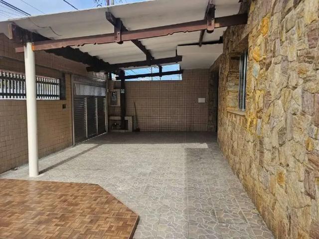 Casa / Sobrado para Venda em São Vicente/SP Vila Valença 3 Quartos
