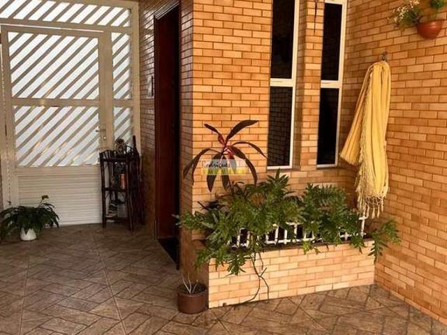 Casa / Sobrado para Venda em São Vicente/SP Vila Valença 3 Quartos