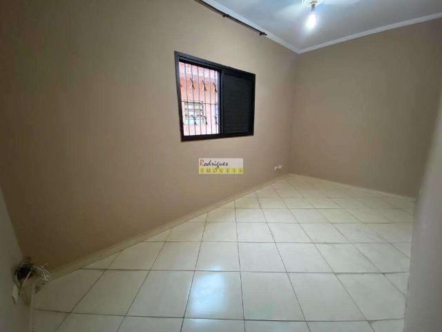 Casa / Sobrado para Venda em São Vicente/SP Vila Valença 3 Quartos