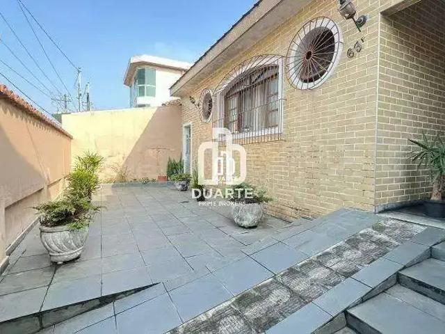Casa / Sobrado para Venda em São Vicente/SP Vila Valença 3 Quartos