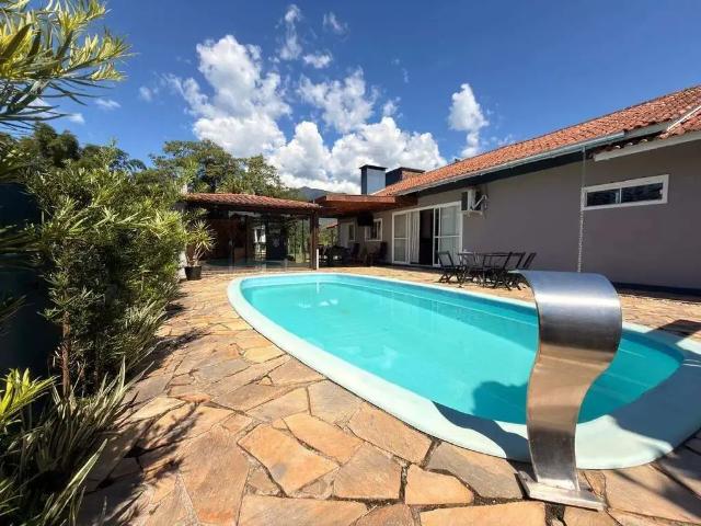 Casa / Sobrado para Venda em Schroeder/SC Bracinho 4 Quartos