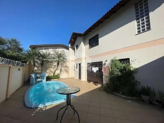 Casa / Sobrado para Venda em Santa Cruz do Sul/RS Centro 5 Quartos