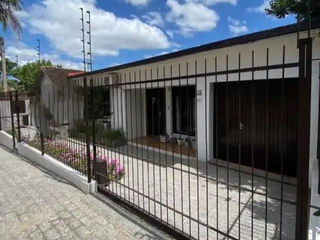 Casa / Sobrado para Venda em Santa Cruz do Sul/RS Centro 3 Quartos