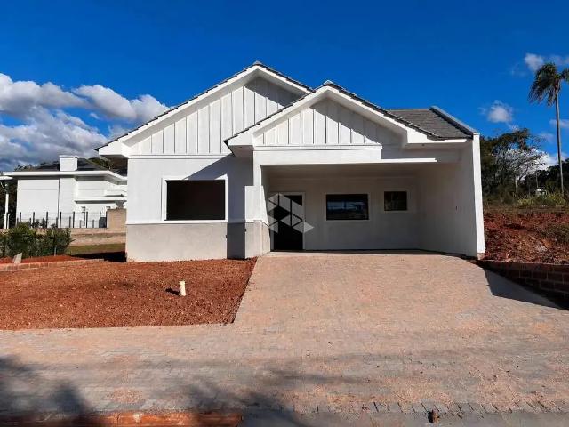Casa / Sobrado para Venda em Santa Cruz do Sul/RS Country 3 Quartos